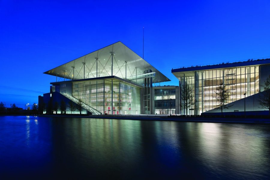 Greek Opera wows with a bold and beautiful season of innovation ...